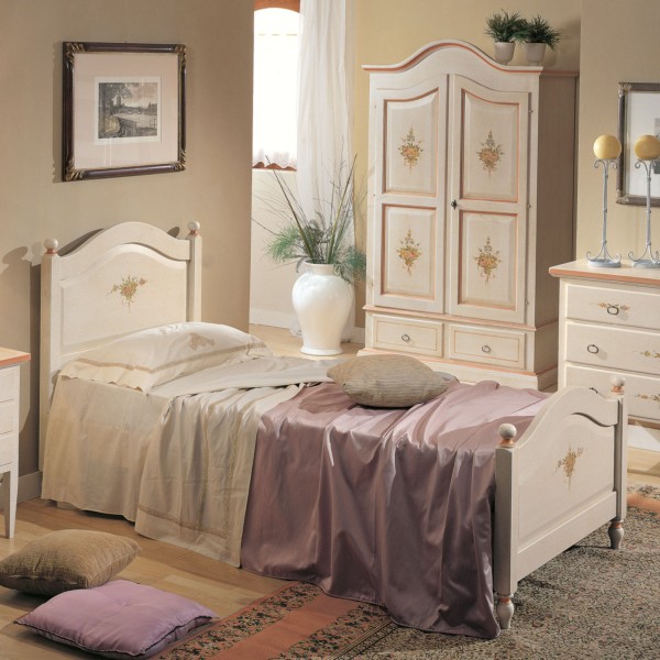 Letto singolo laccato e decorato a mano, legno massello, stile classico